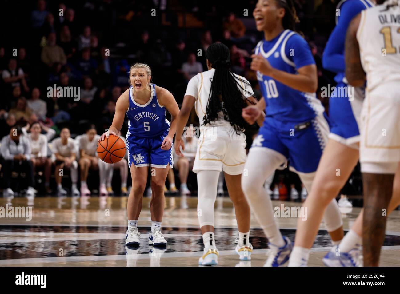 NASHVILLE, TN - JANUARY 05: Kentucky Wildcats guard Cassidy Rowe (5 ...