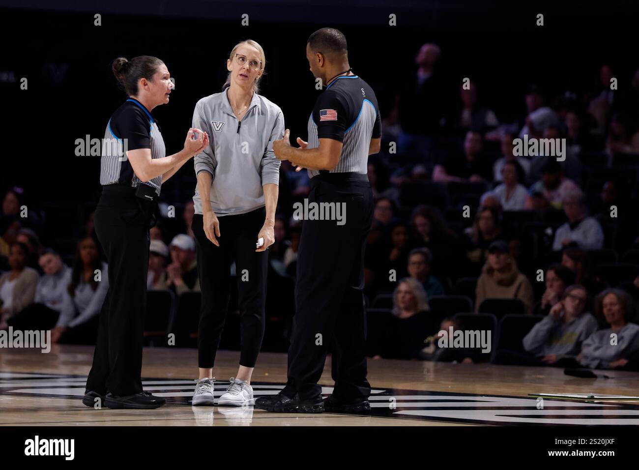 NASHVILLE, TN - JANUARY 05: Vanderbilt Commodores head coach Shea Ralph ...