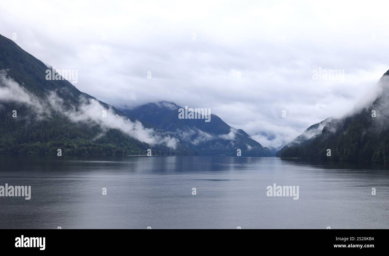 Misty vistas hi-res stock photography and images - Alamy