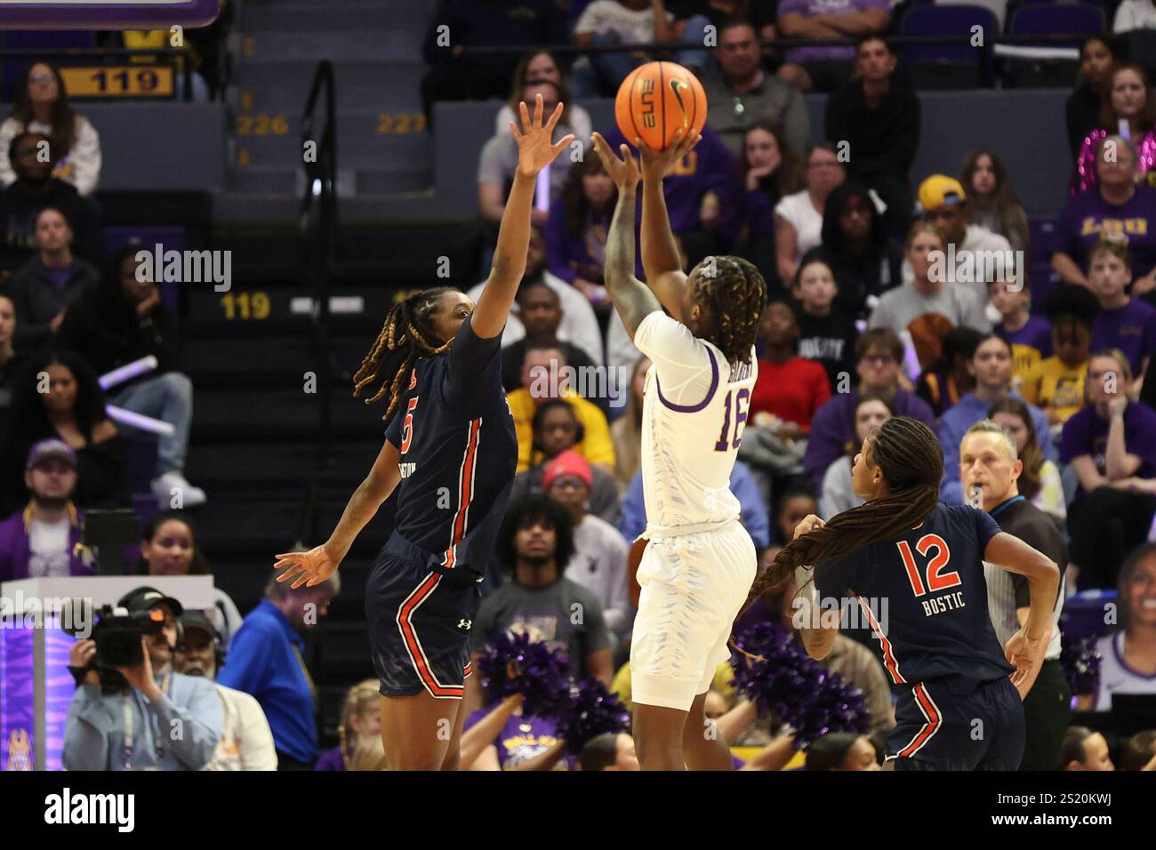 Baton Rouge, United States. 05th Jan, 2025. LSU Lady Tigers guard ...
