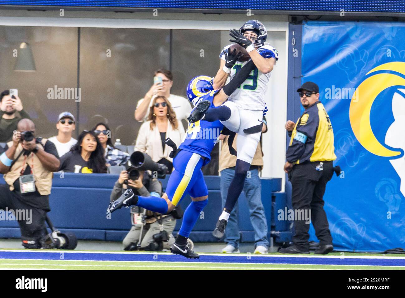 Los Angeles, California, USA. 5th Jan, 2025. Seattle Seahawks wide ...