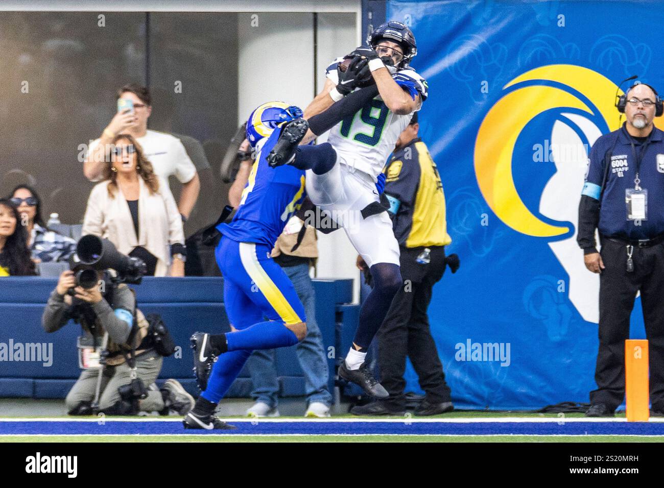 Los Angeles, California, USA. 5th Jan, 2025. Seattle Seahawks wide ...