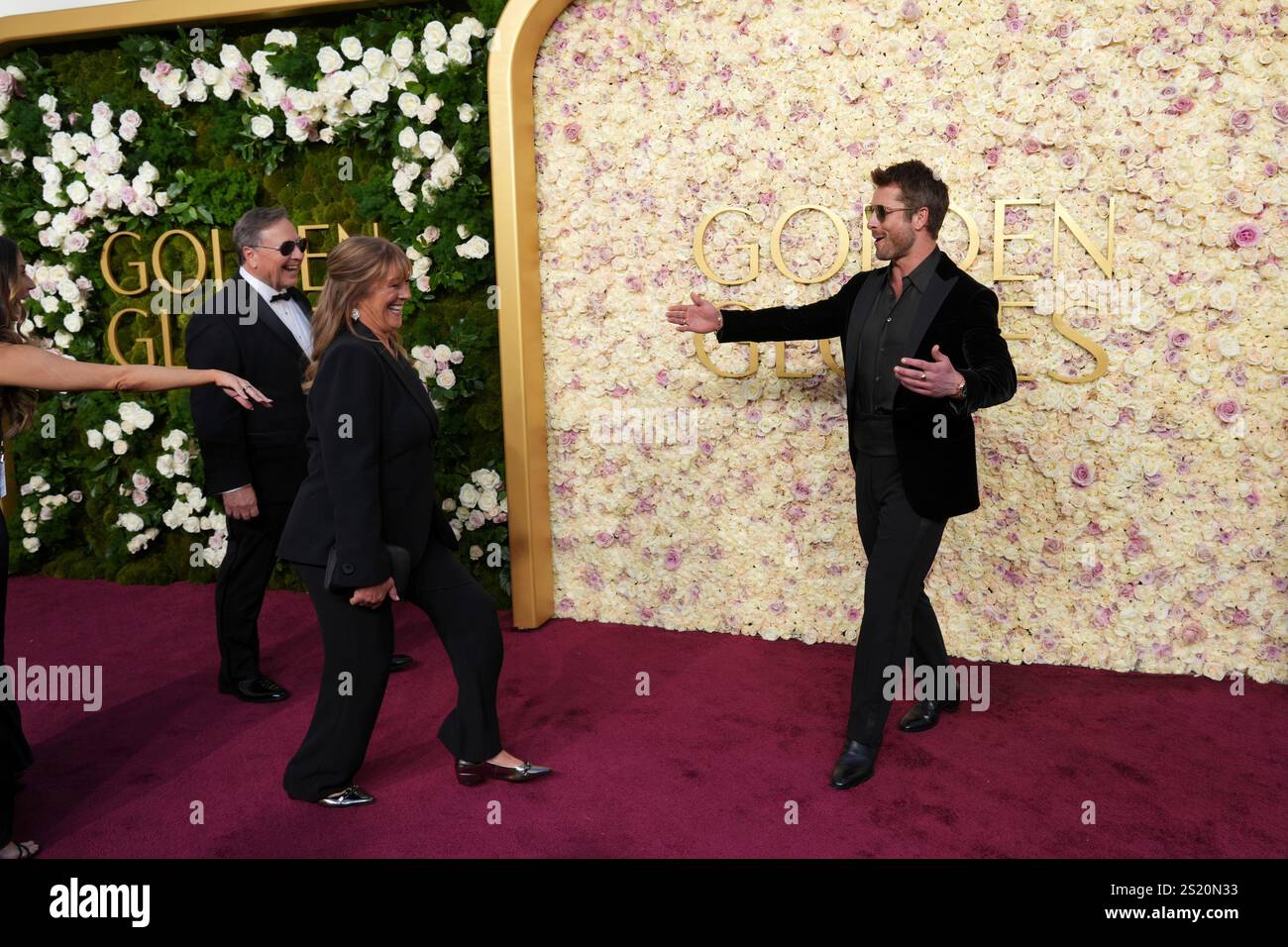 Glen Powell Sr., from left, Cyndy Powell, and Glen Powell arrive at the ...