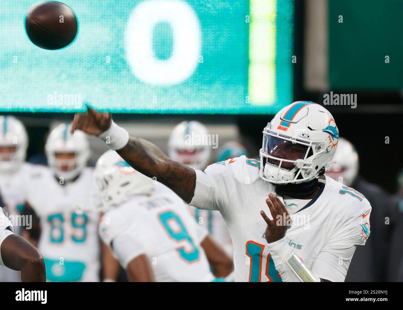 East Rutherford, United States. 05th Jan, 2025. Miami Dolphins ...