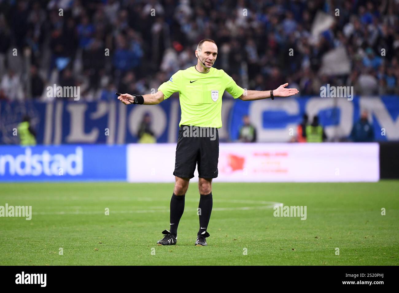 Marseille, France. 05th Jan, 2025. Thomas LEONARD (ARBITRE) during the ...
