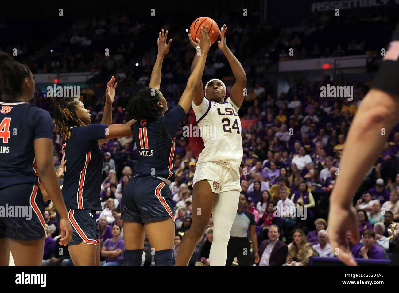 LSU Lady Tigers guard Flau'Jae Johnson (4) shoots a jumper over Auburn ...
