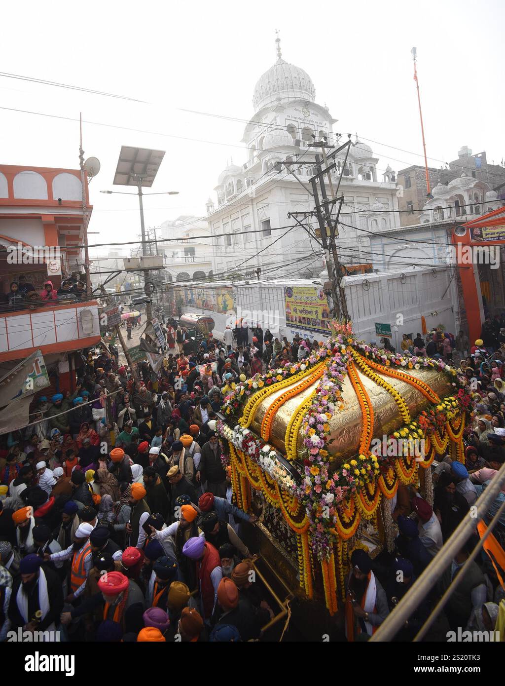 Patna, India. 05th Jan, 2025. PATNA, INDIA - JANUARY 5: Sikh devotees participate in holy ...