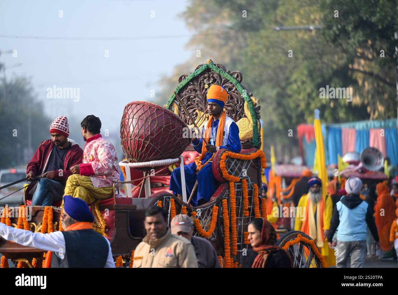 New Delhi, India. 05th Jan, 2025. NOIDA, INDIA - JANUARY 5: Sikh devotees display Gatka martial ...