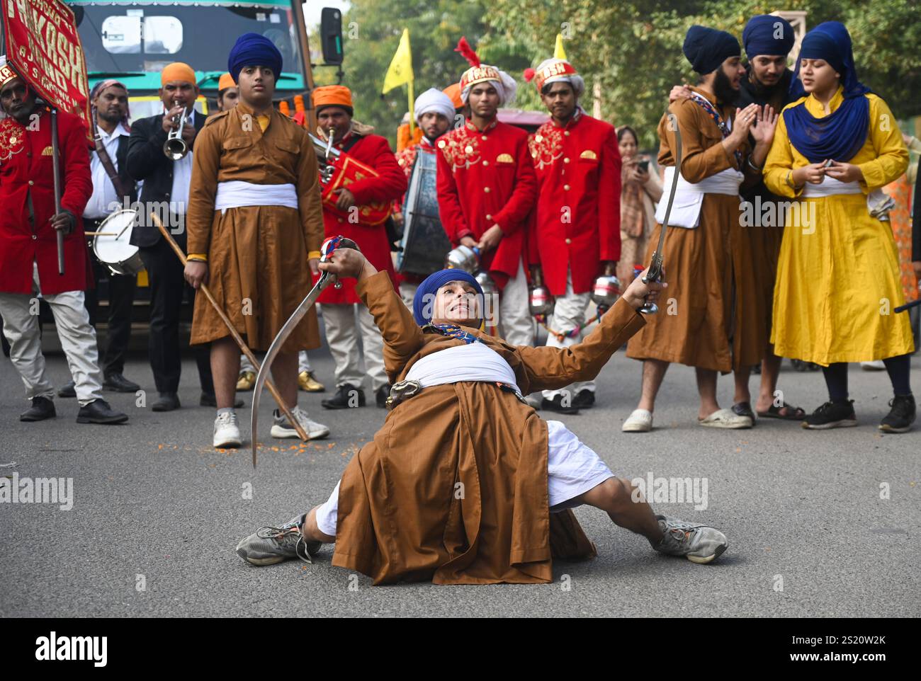 New Delhi, India. 05th Jan, 2025. NOIDA, INDIA - JANUARY 5: Sikh devotees display Gatka martial ...