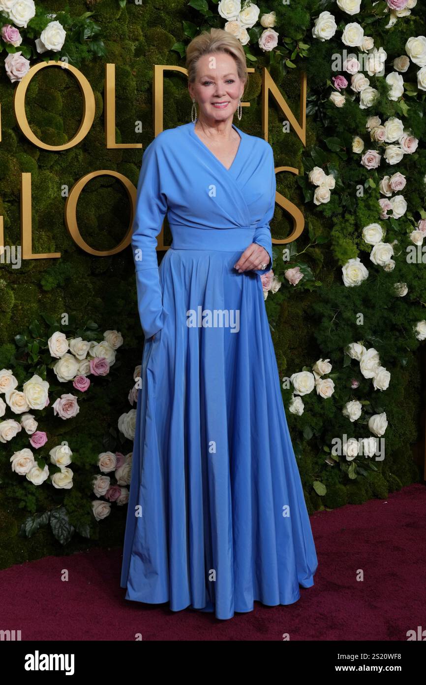 Jean Smart arrives at the 82nd Golden Globes on Sunday, Jan. 5, 2025 ...