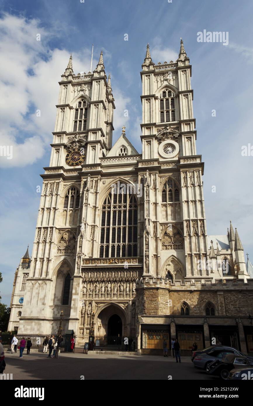 Westminster Abbey in London (England) is one of the most beautiful ...