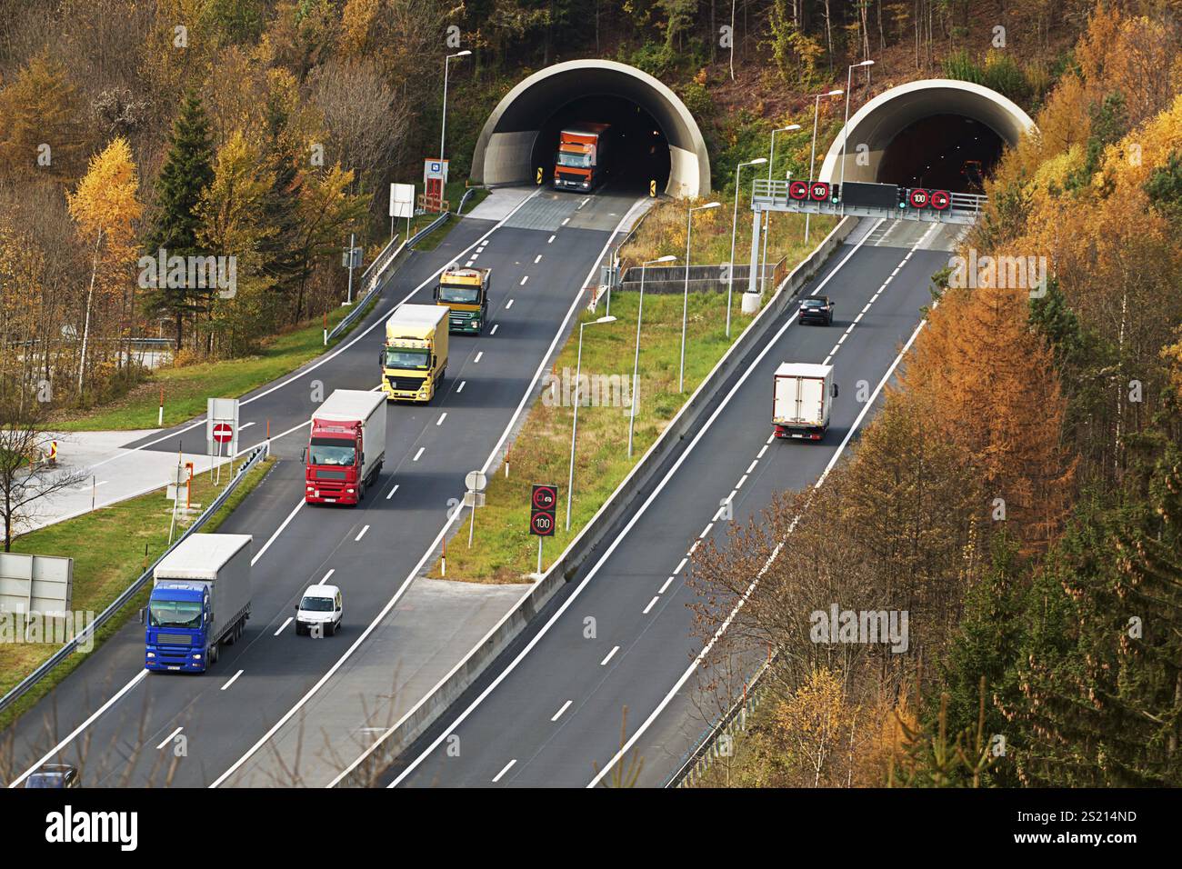 Traffic on the Tauern motorway in Salzburg, Austria Austria Stock Photo ...