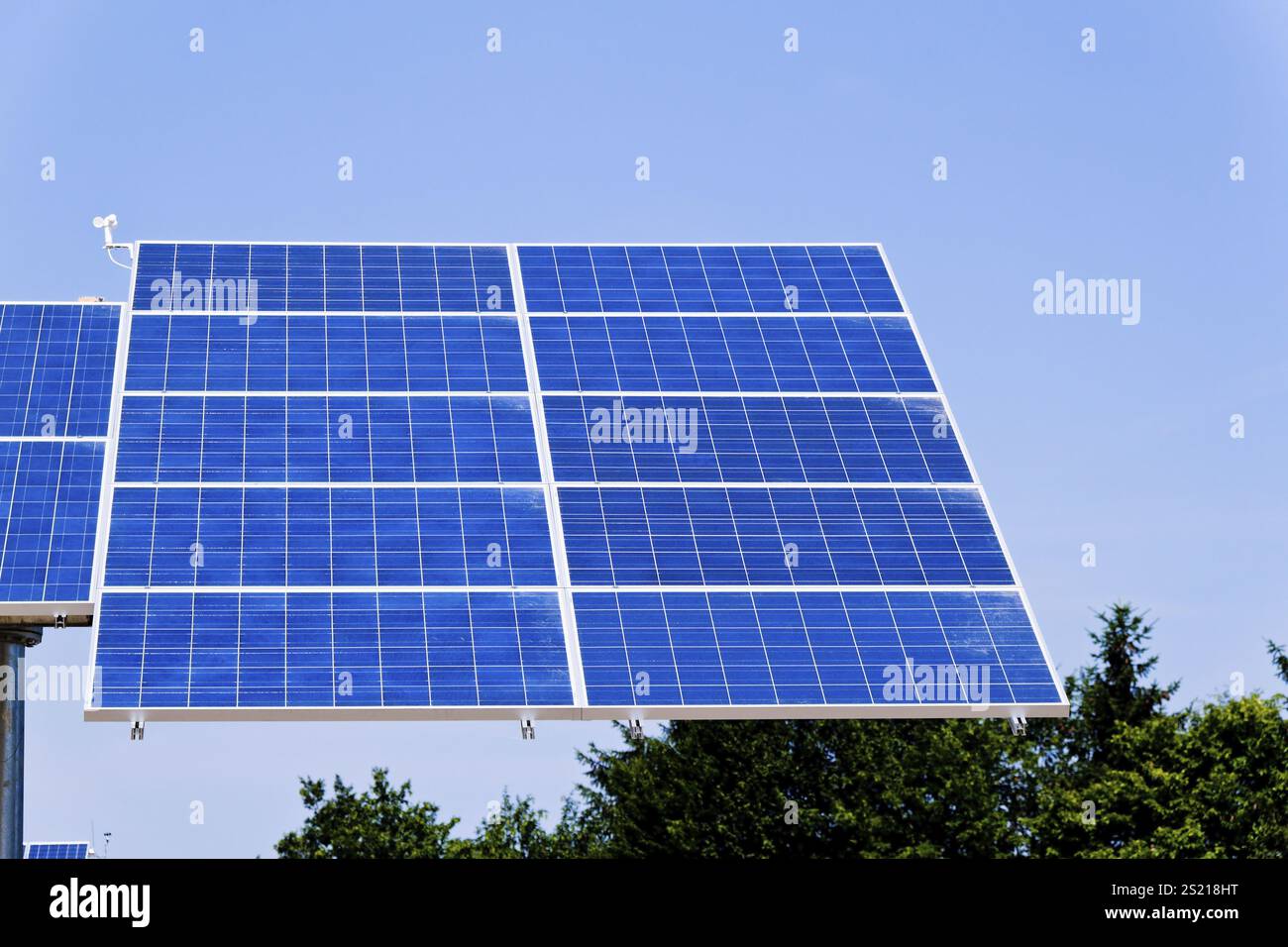 Regenerative, alternative solar energy. Solar energy power plant Stock ...