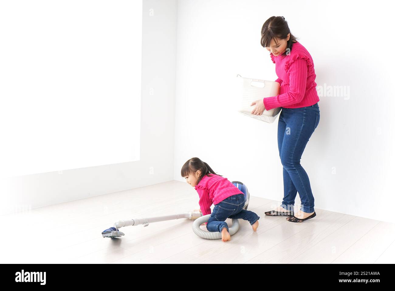 Children helping with household chores Stock Photo - Alamy