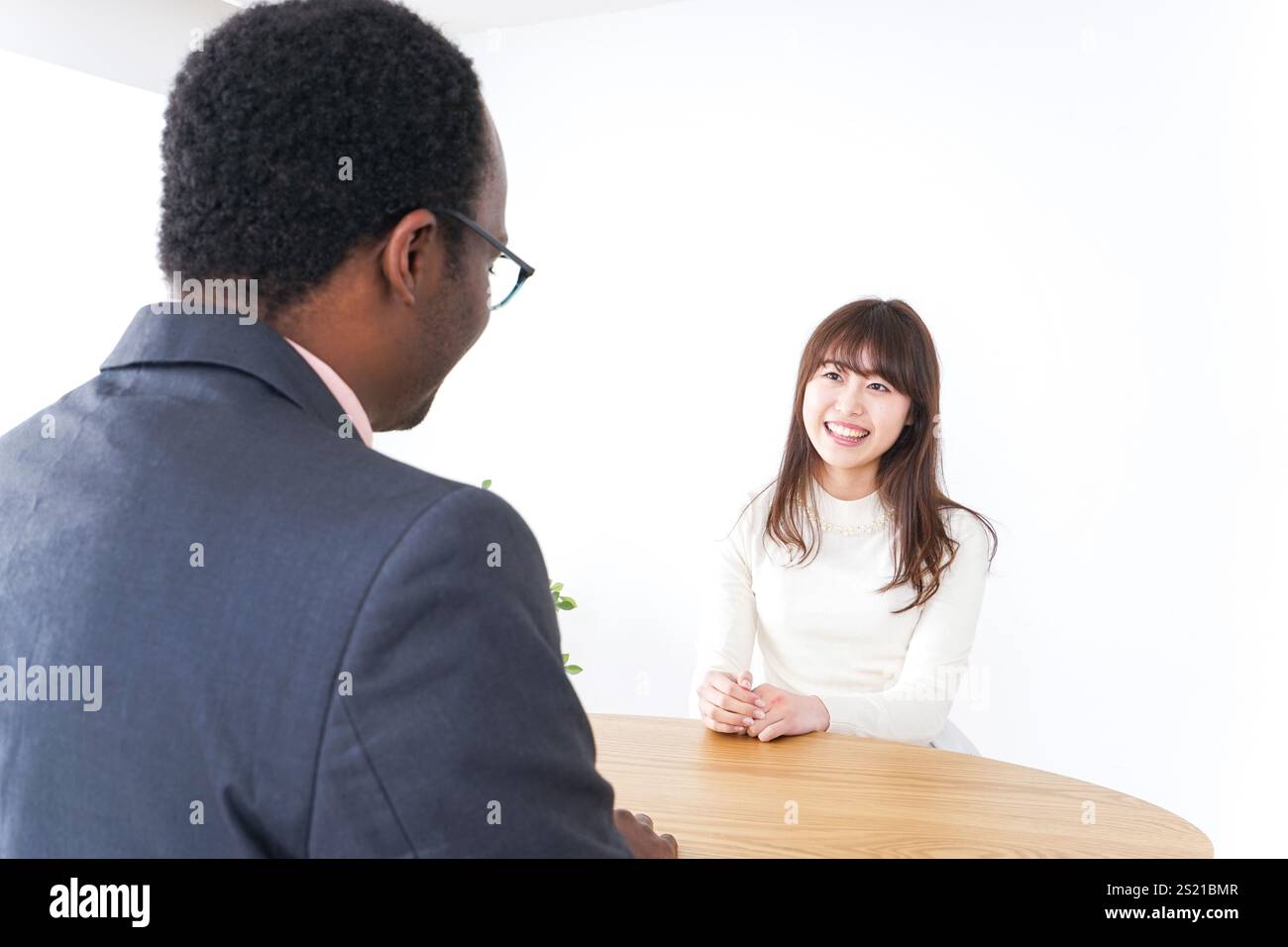 Resort front desk hi-res stock photography and images - Alamy