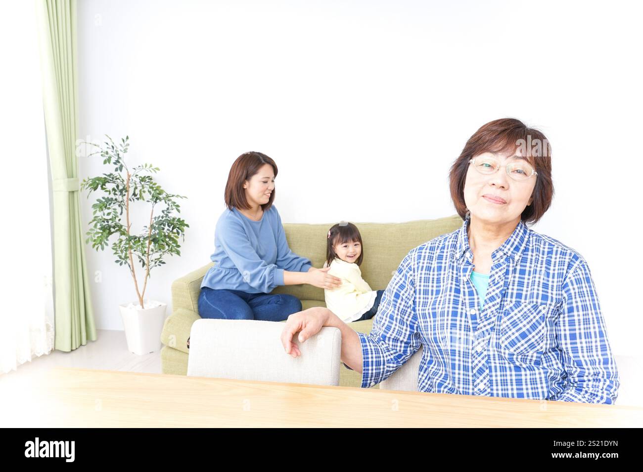 Family returning with their children to their hometown Stock Photo - Alamy