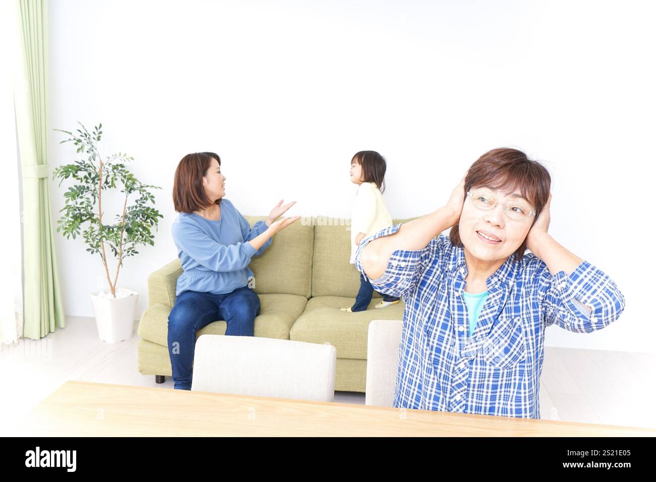 Family returning with their children to their hometown Stock Photo - Alamy