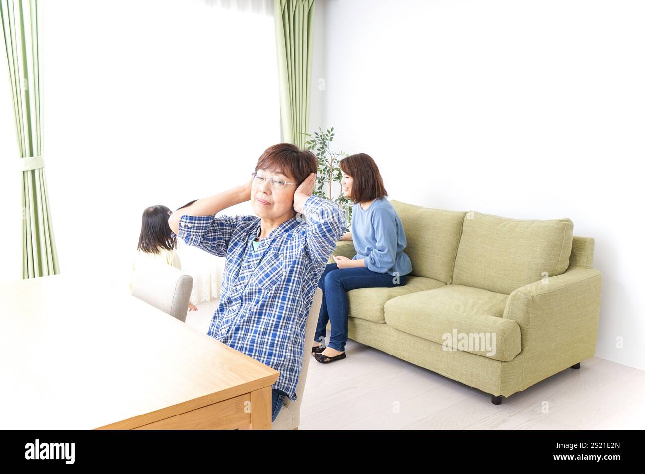 Family returning with their children to their hometown Stock Photo - Alamy