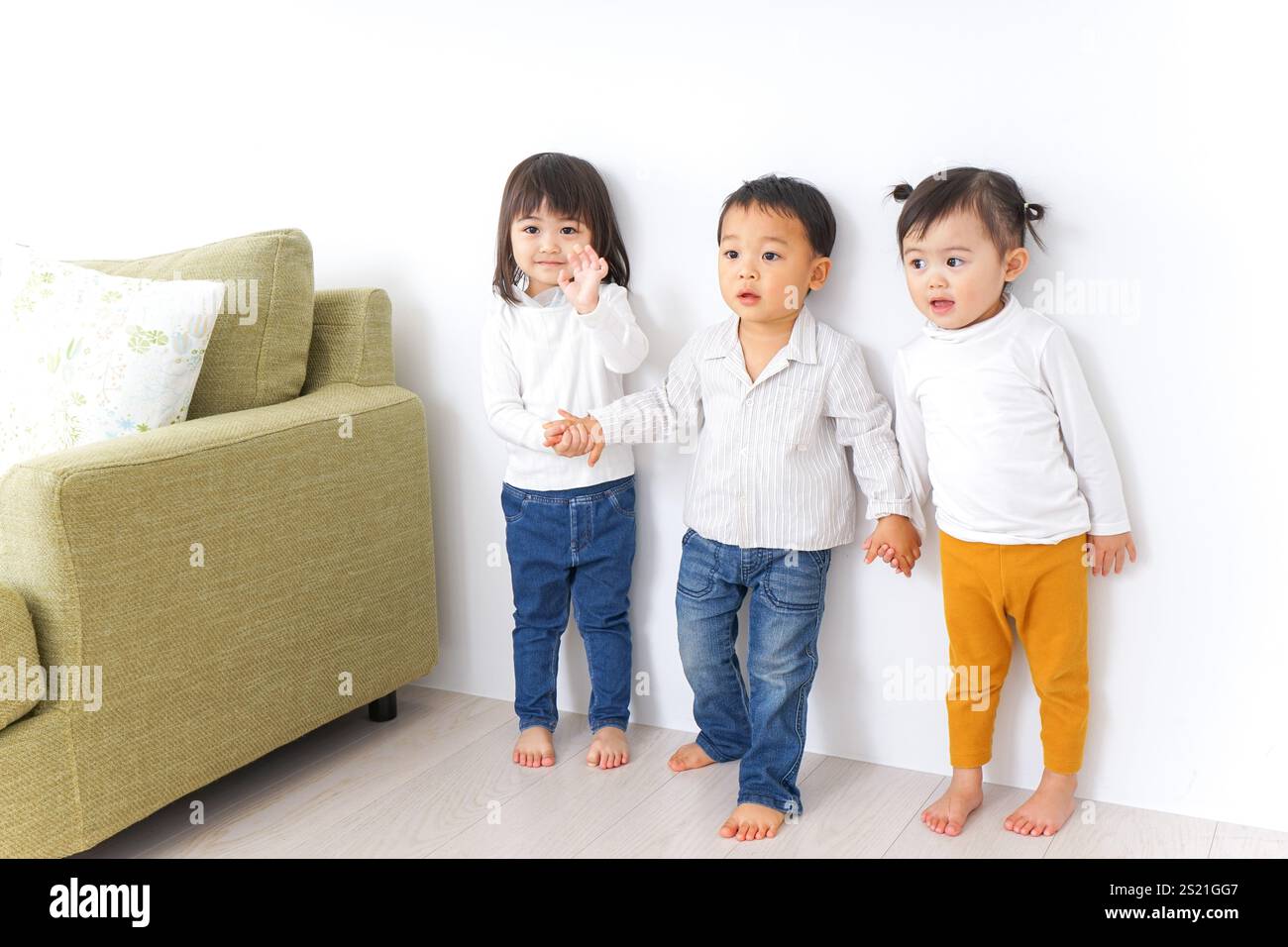 Class of small children hi-res stock photography and images - Alamy