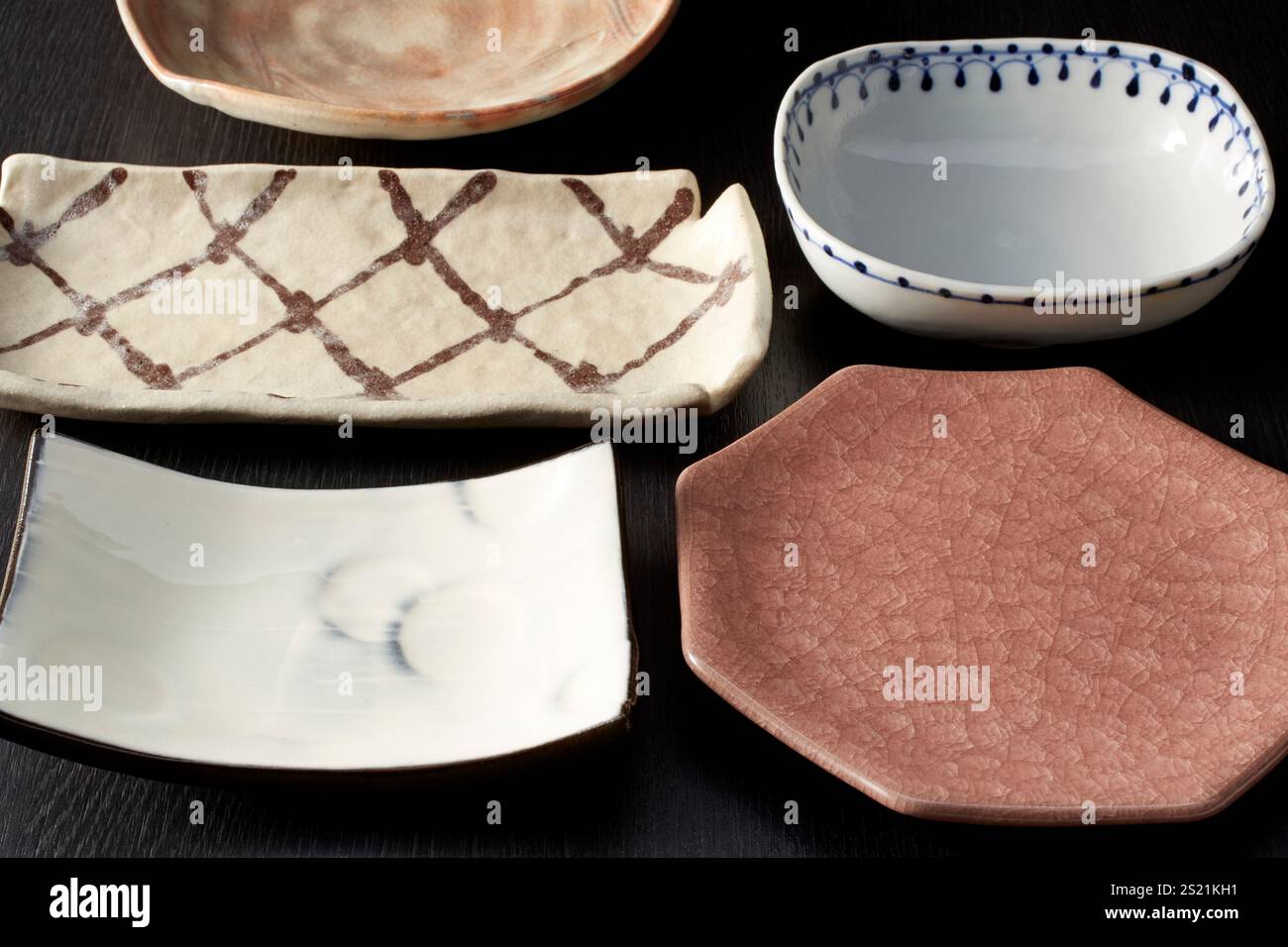 Japanese plate - Japanese tableware - Japan - Japanese modern - Black ...