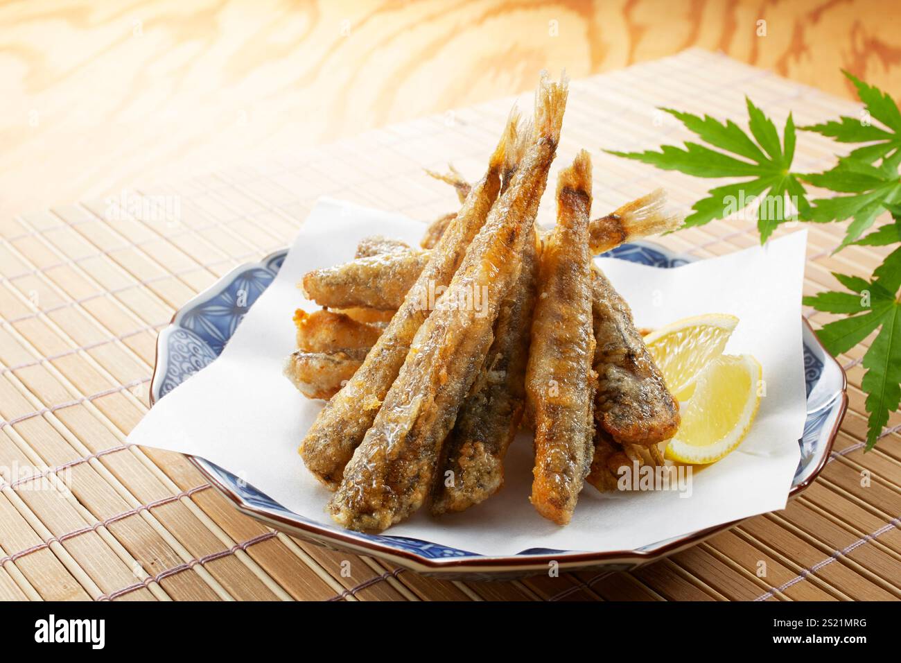 Deep fry chicken hi-res stock photography and images - Alamy