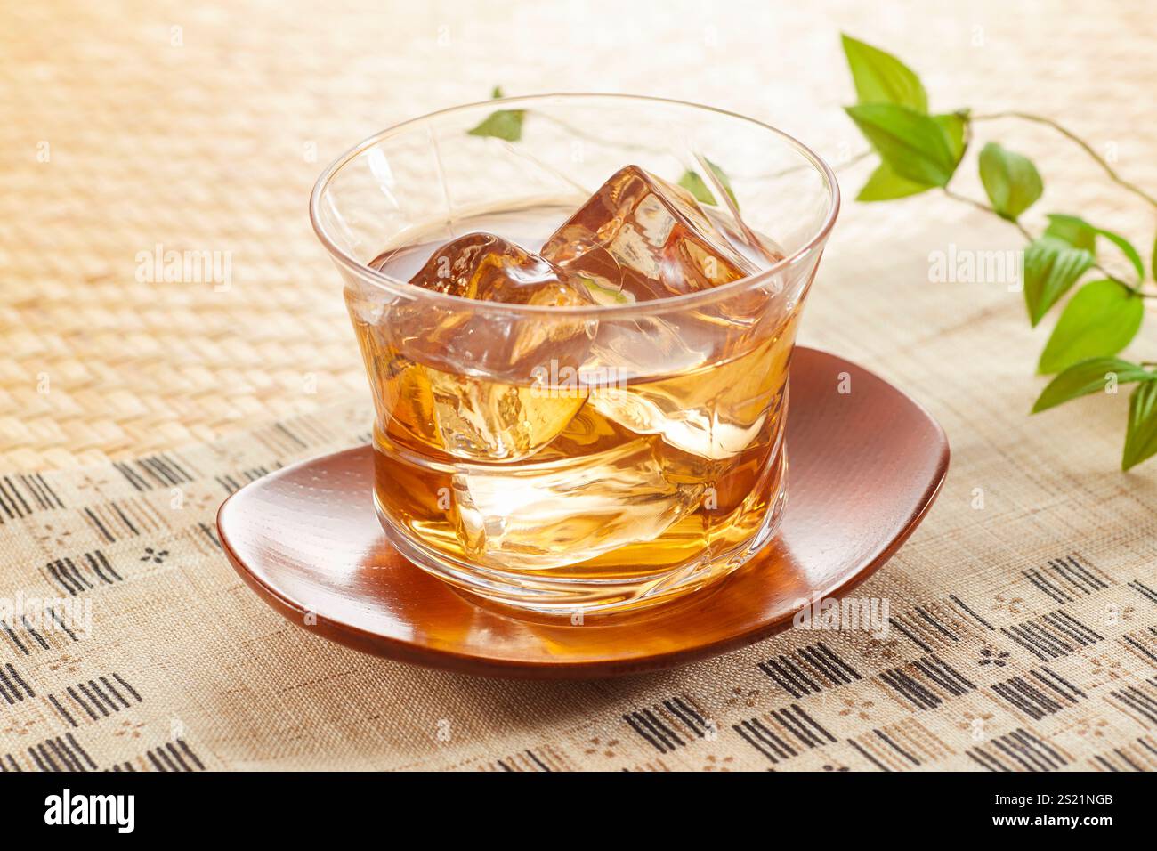 Cold hojicha (Kaga stick tea Stock Photo - Alamy