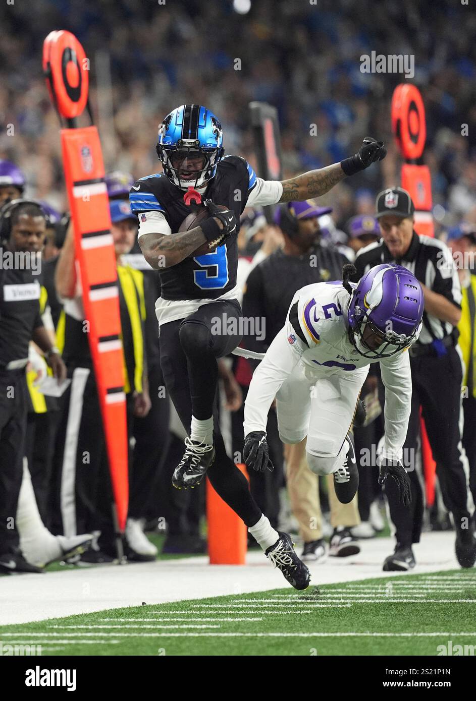 Detroit Lions wide receiver Jameson Williams (9) runs past Minnesota ...