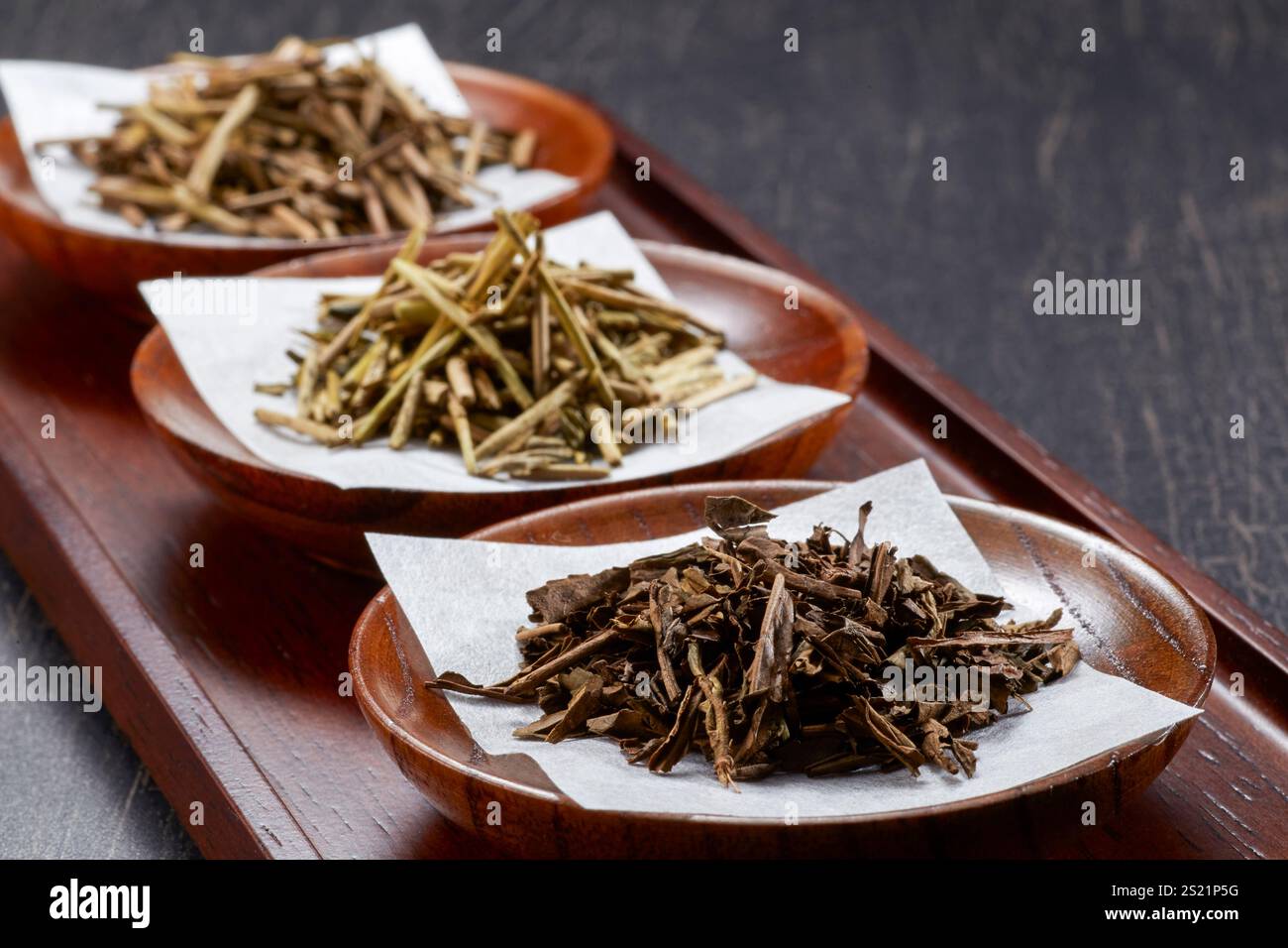 Hojicha (normal Kaga-bocha stick tea) 3 types of hojicha (Kaga-bocha ...