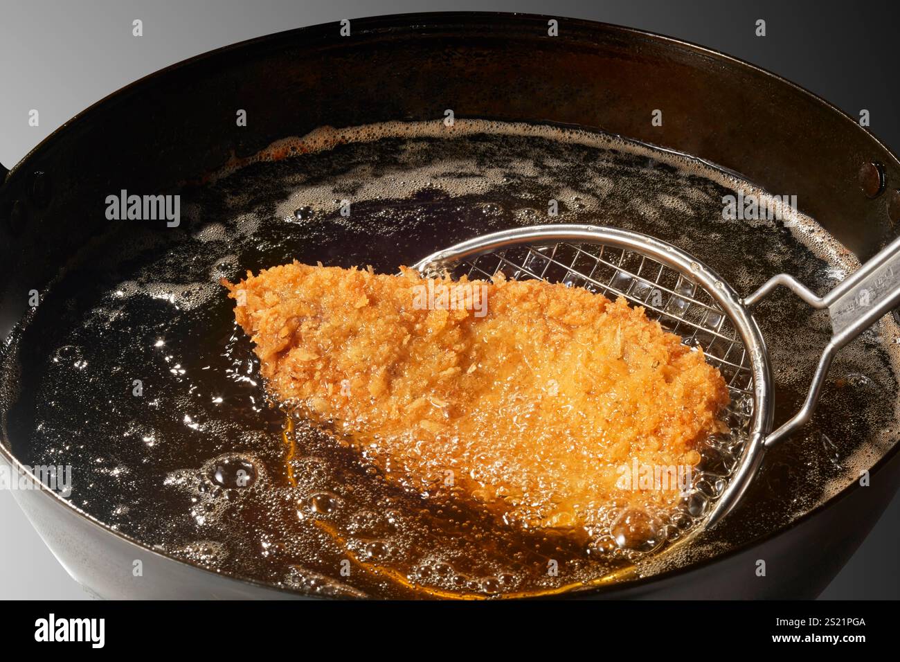 Tonkatsu (being cooked Stock Photo - Alamy