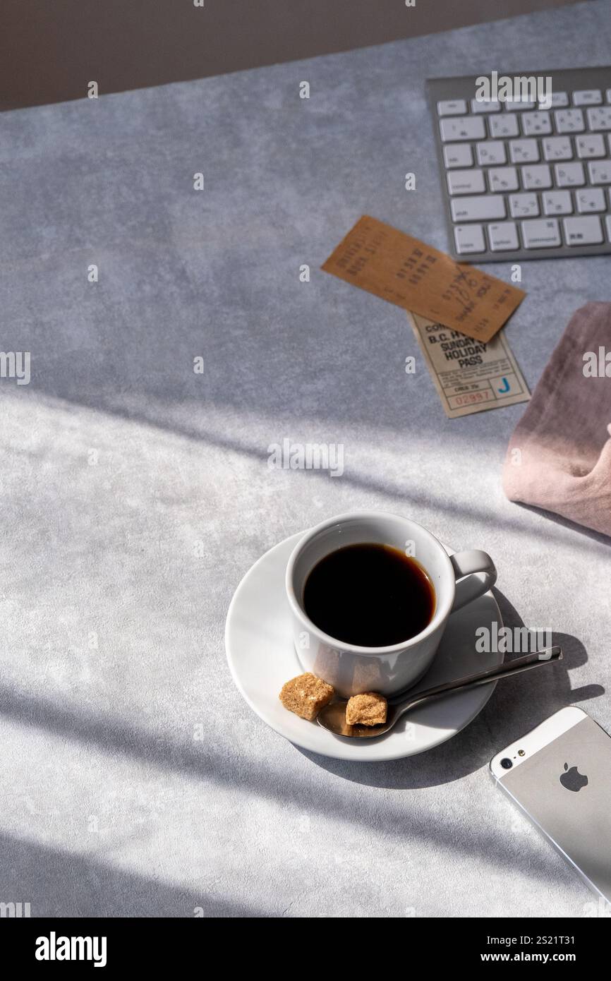 Country coffee table hi-res stock photography and images - Alamy