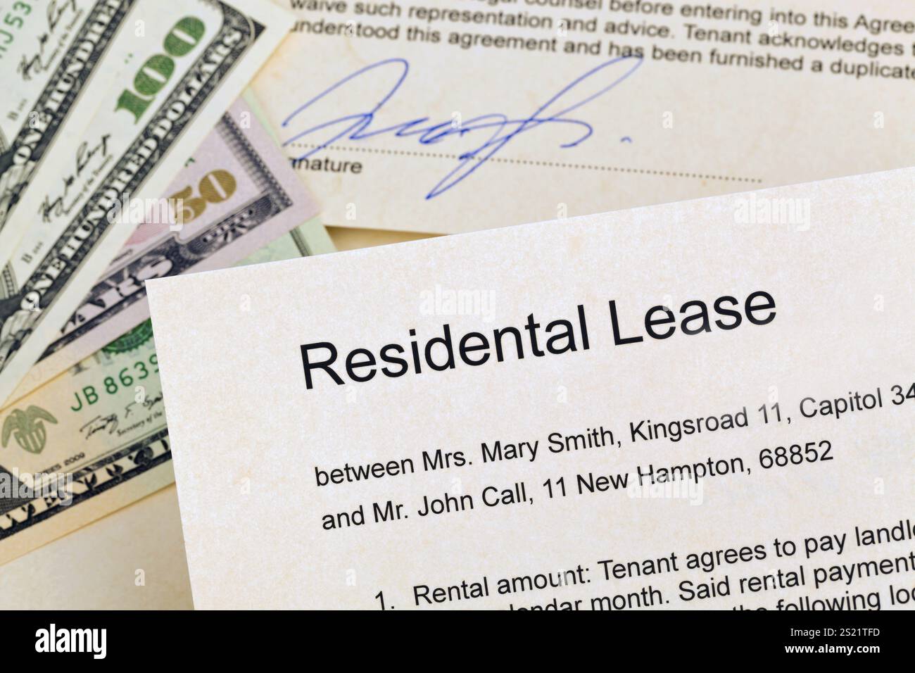 The key to a flat and a rental contract in German Austria Stock Photo ...