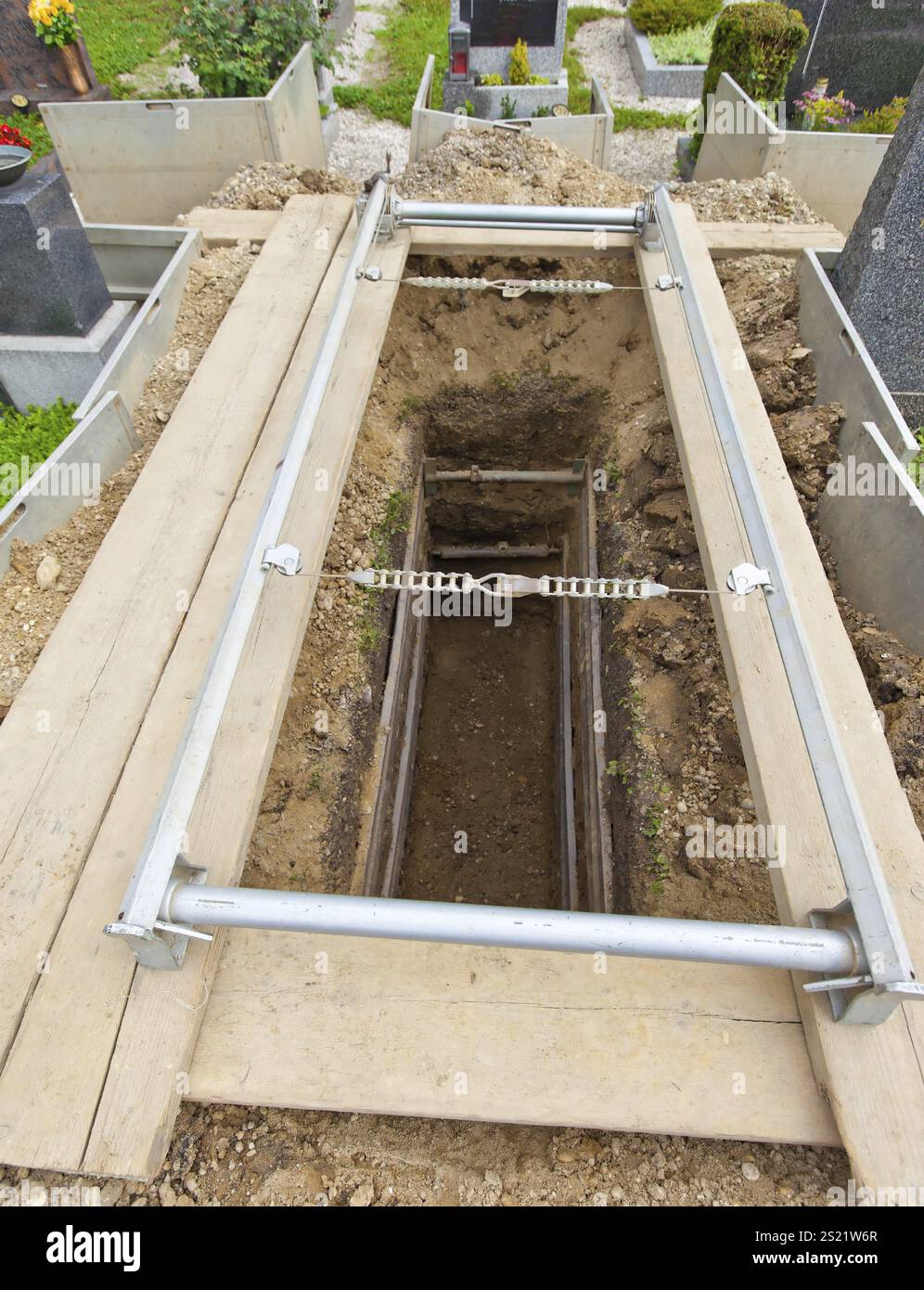 Graves opened hi-res stock photography and images - Alamy