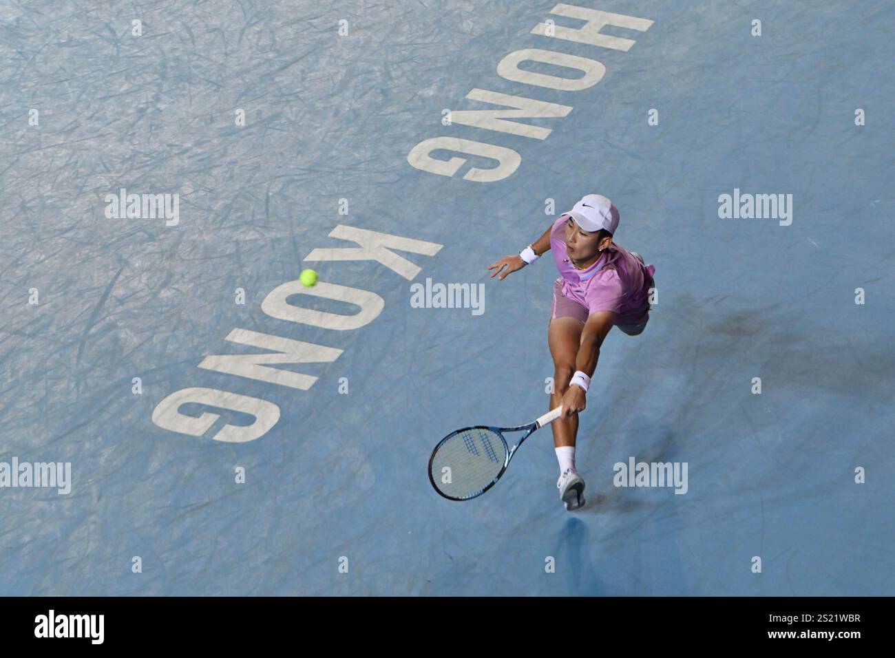 Hong Kong,China.3rd January 2025. Shang Juncheng of China competes in ...