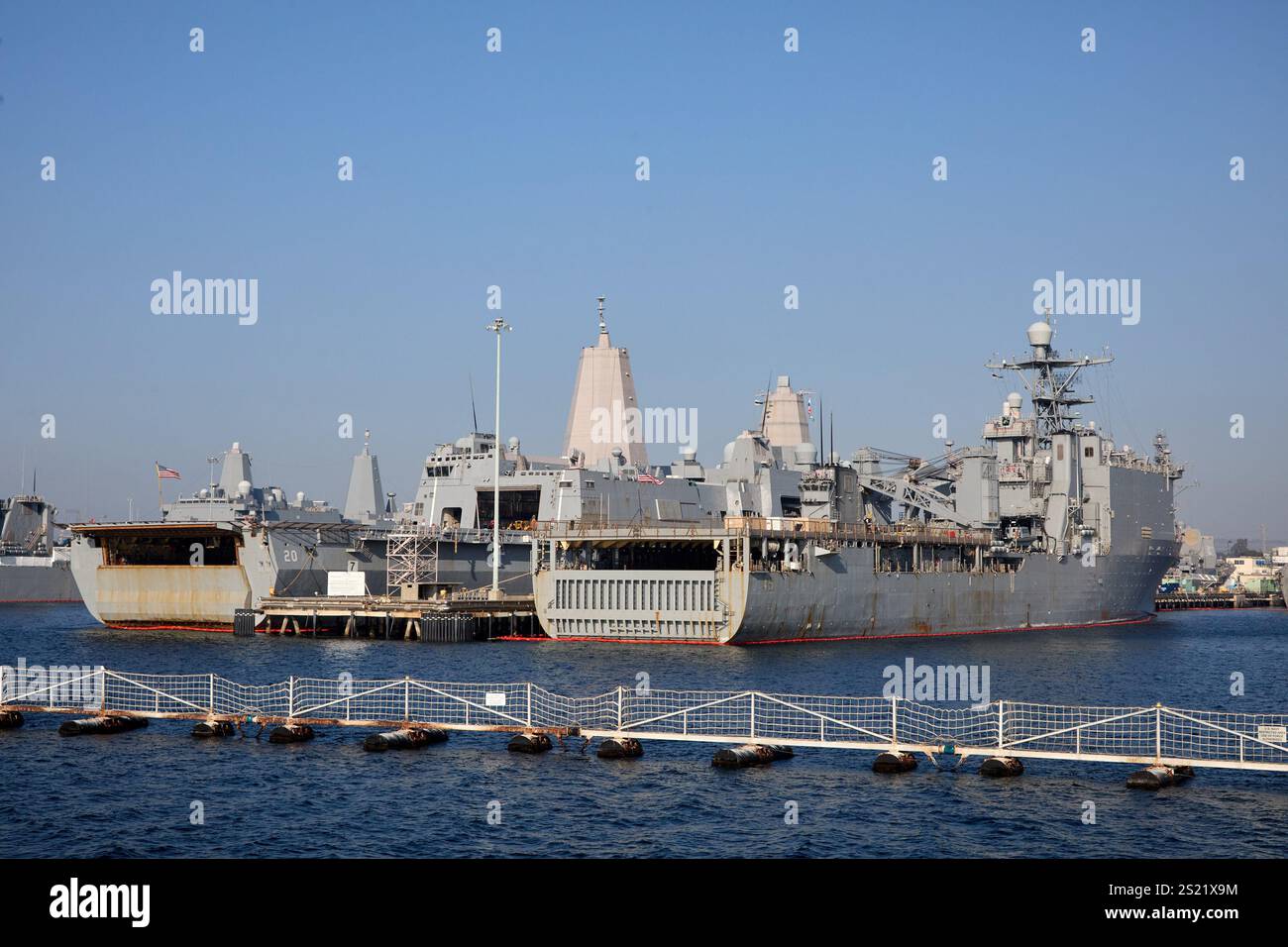 San Diego, California, USA. 21st Dec, 2024. The USS Green Bay (LPD-20 ...