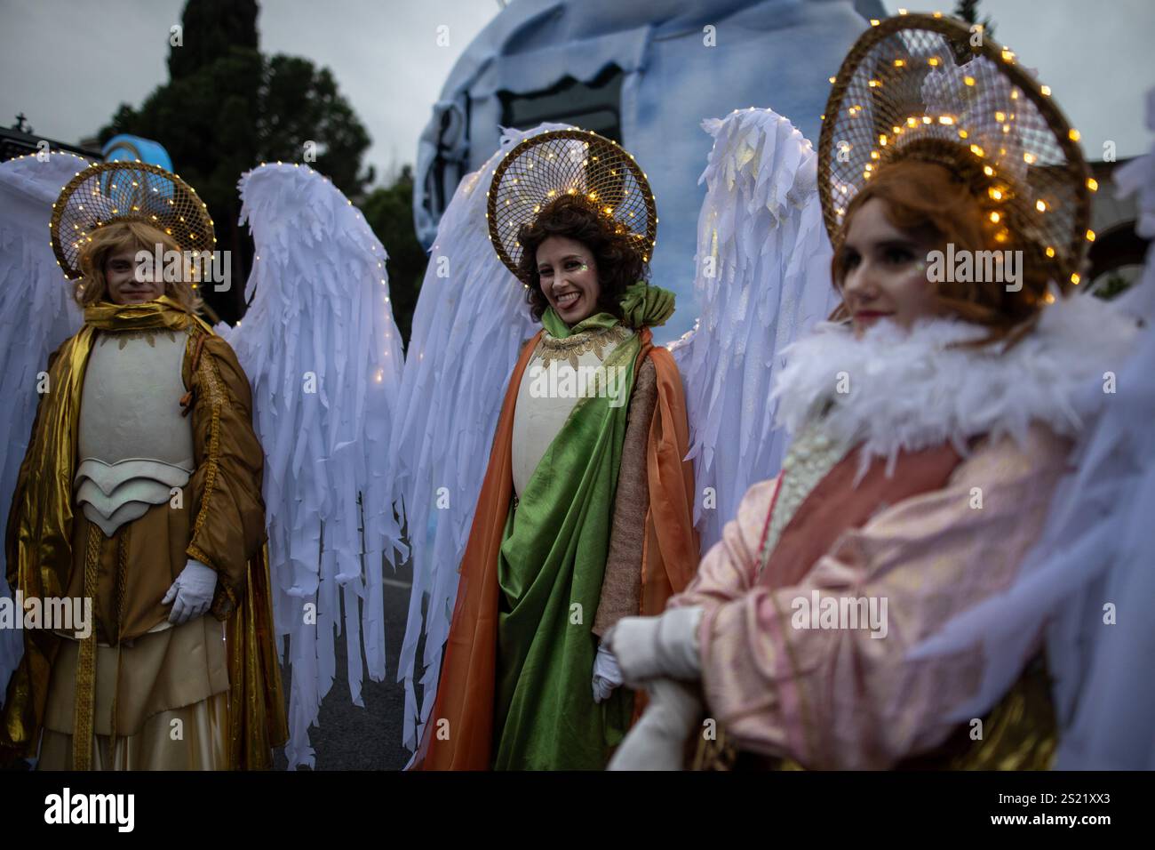 Three wise women hi-res stock photography and images - Alamy