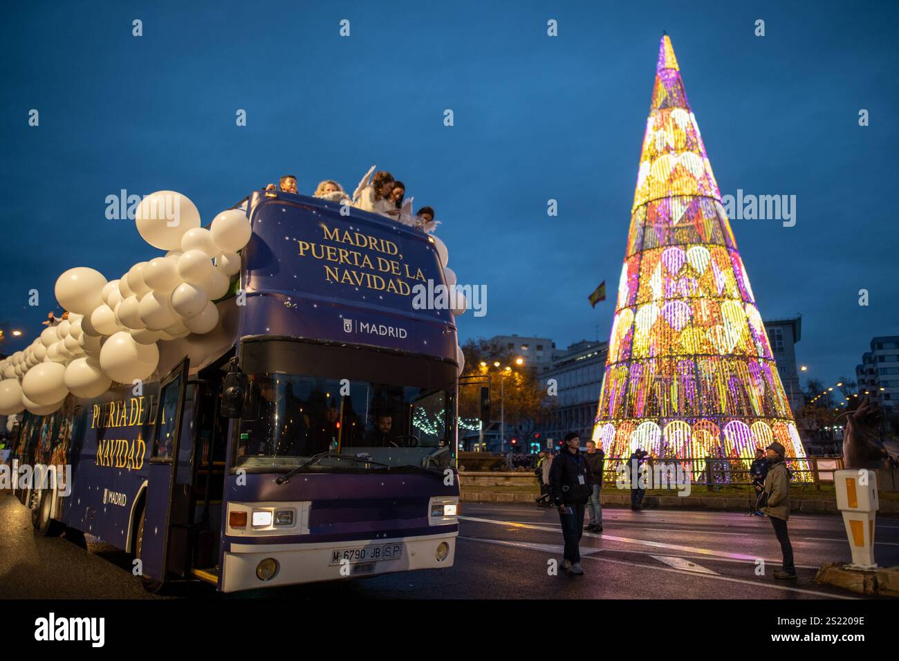 Madrid, Spain. 05th Jan, 2025. A bus decorated with balloons and ...