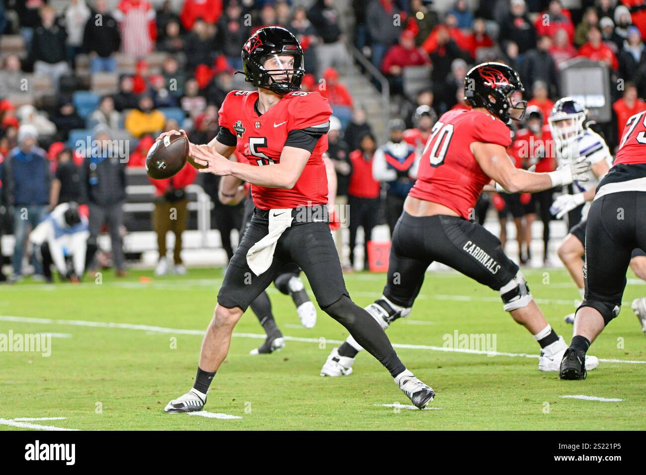 HOUSTON, TX - JANUARY 05: North Central (IL) quarterback Luke Lehnen (5 ...