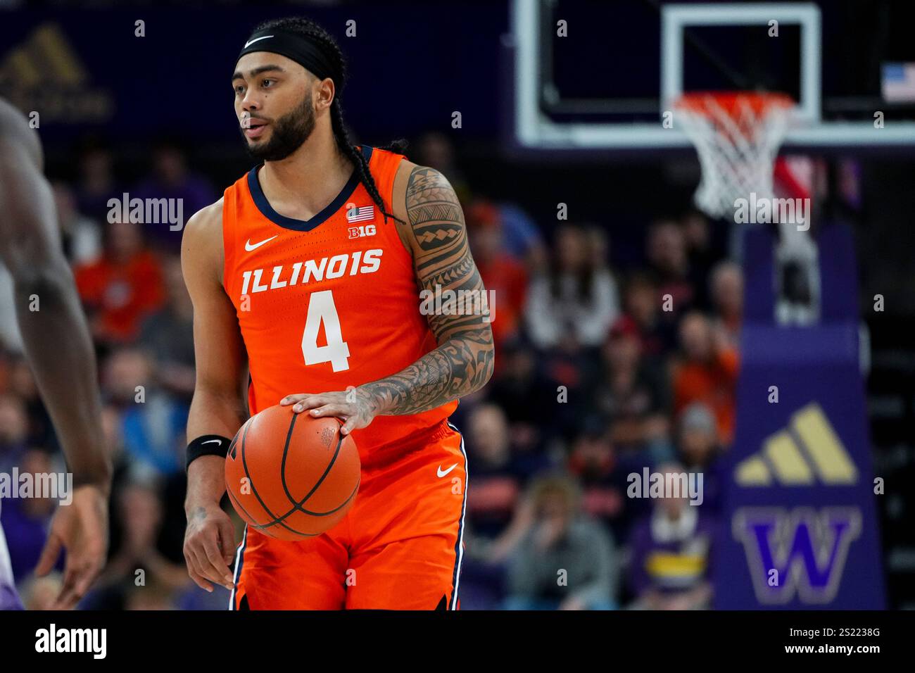 Illinois guard Kylan Boswell in action against Washington during an ...