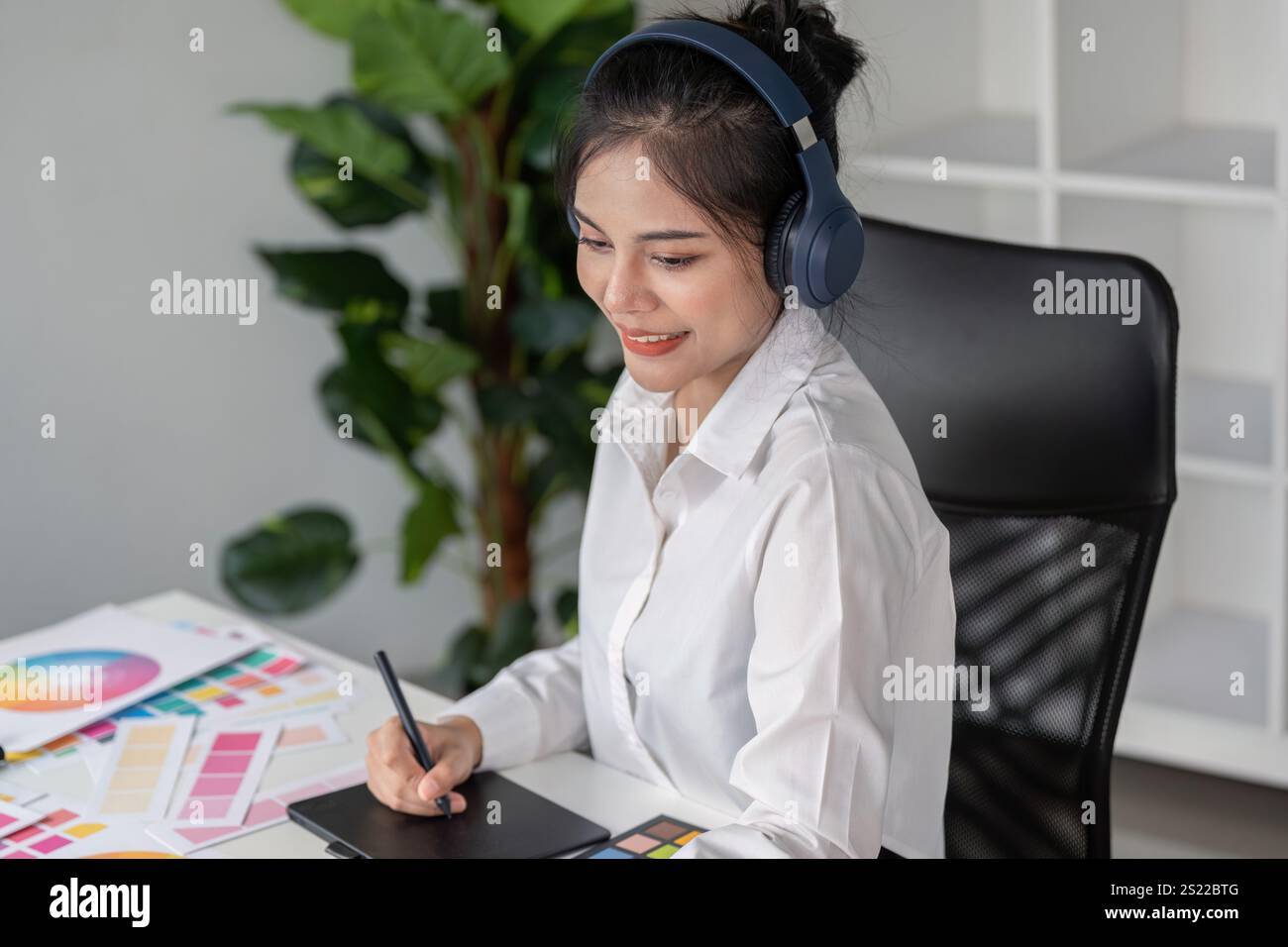 Creative graphics design session home office digital art creation cozy ...