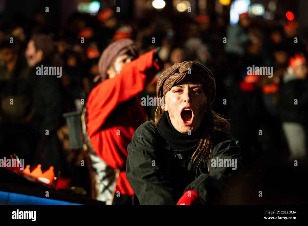 Barcelona, Spain. 05th Jan, 2025. Crowds line the streets to witness ...
