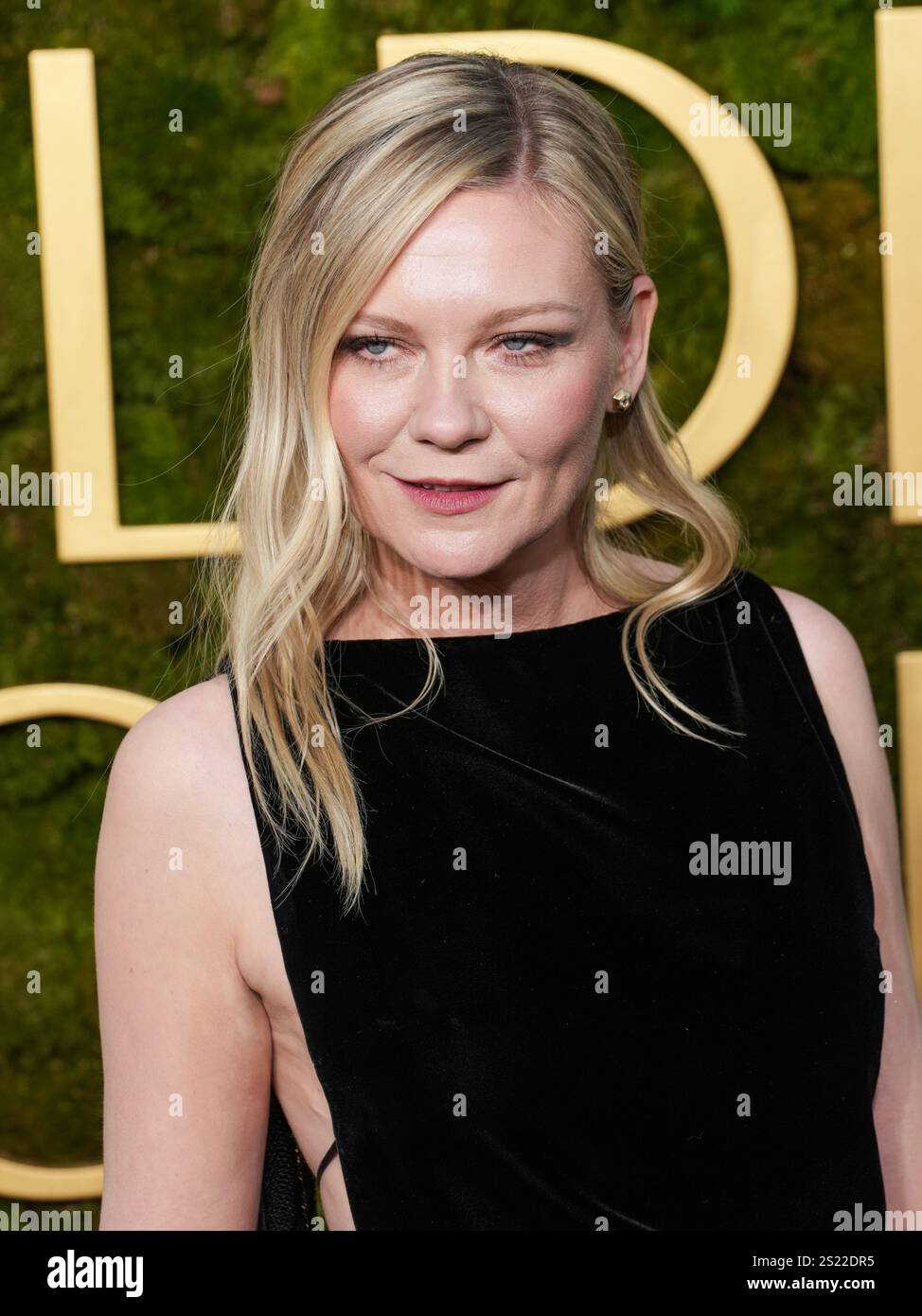 Los Angeles, USA. 05th Jan, 2025. Kirsten Dunst walking on the red ...