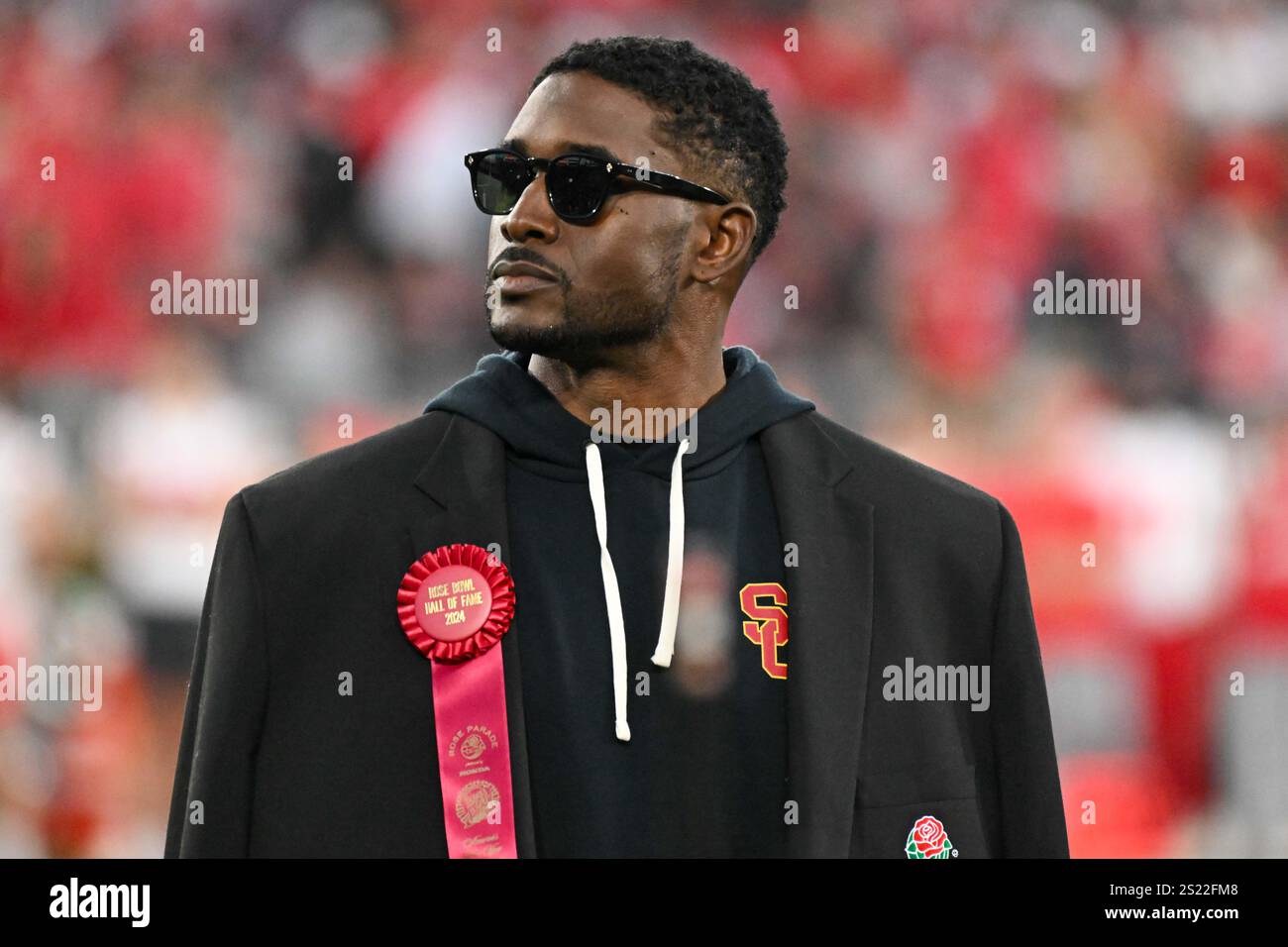 Reggie Bush is honored during the Rose Bowl game, Wednesday, Jan 1 ...