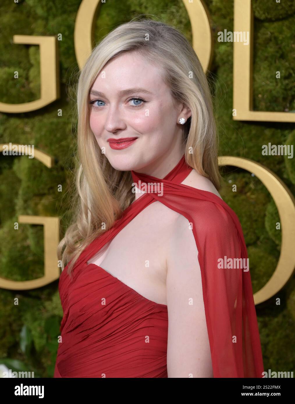 Beverly Hills, USA. 05th Jan, 2025. Dakota Fanning arriving to the 82nd ...