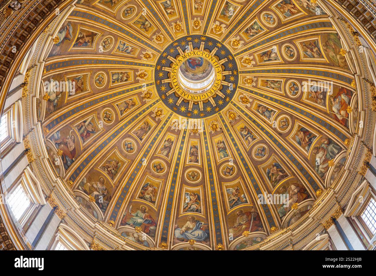 Mosaic in saint peters basilica hi-res stock photography and images - Alamy