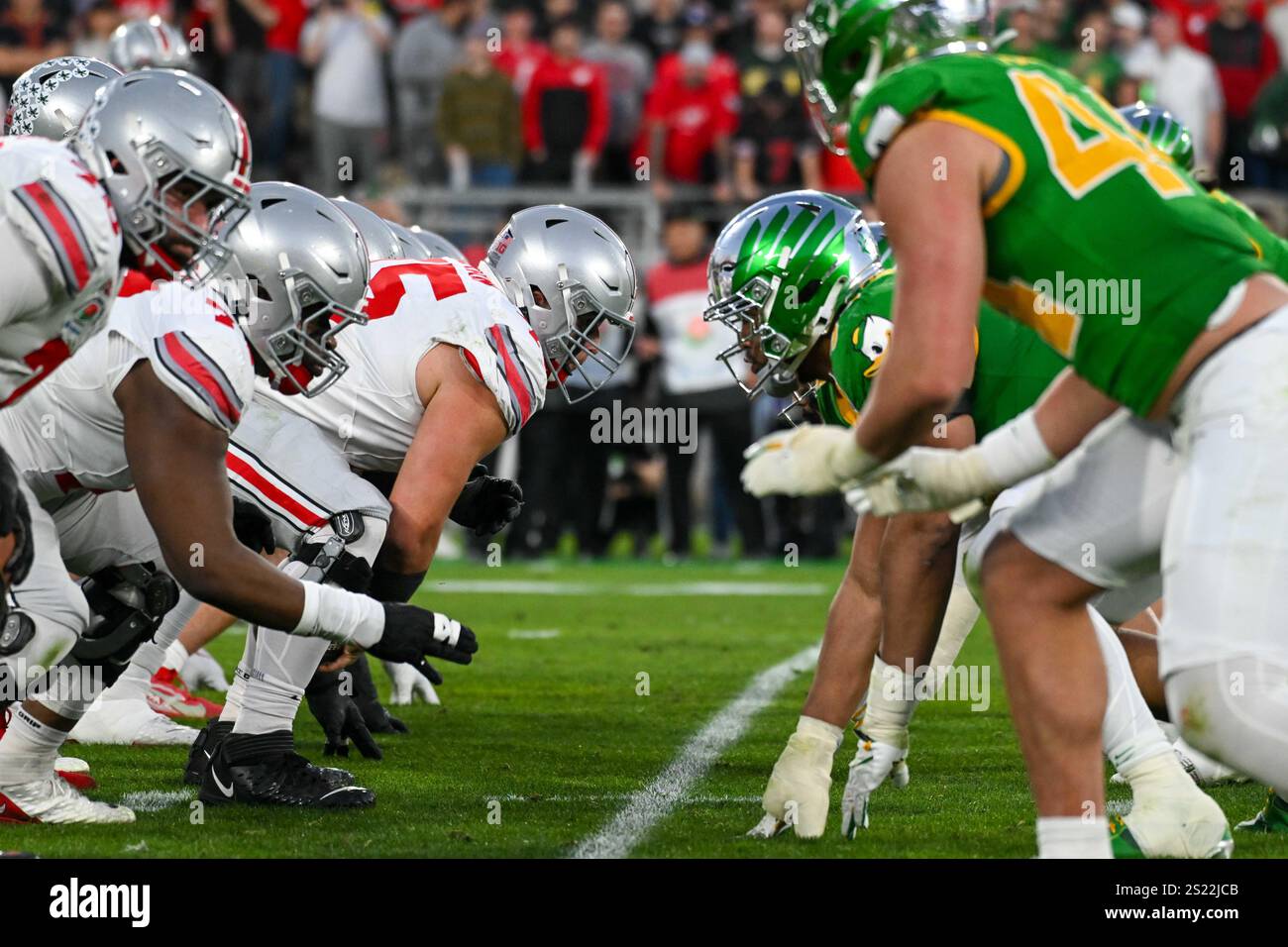 Ohio State Buckeyes and Oregon Ducks during the Rose Bowl game ...