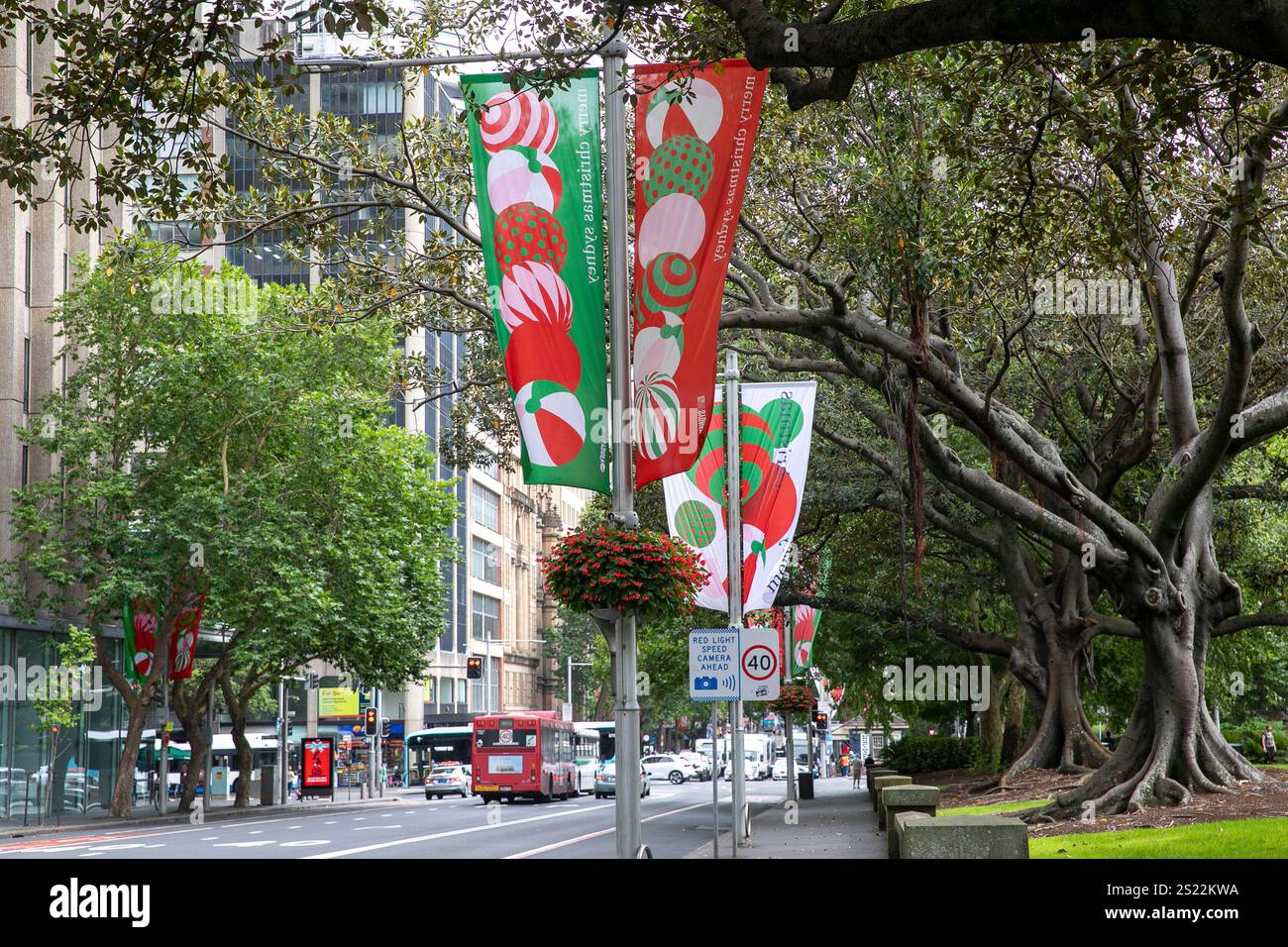 Sydney Australia, City of Sydney council erects merry christmas banners ...