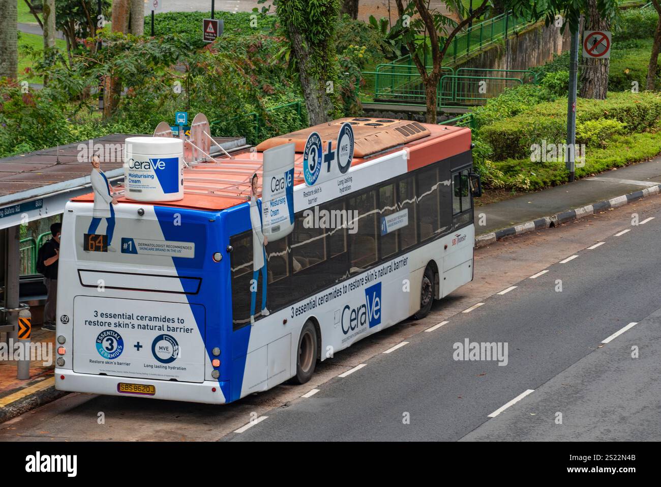 Bus stops in singapore hi-res stock photography and images - Alamy