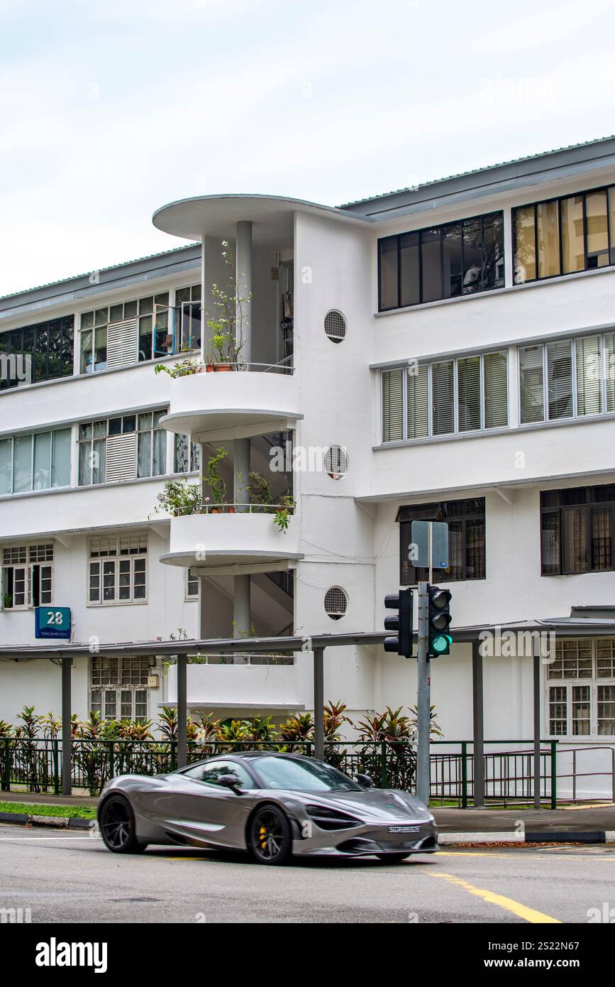 Streamline moderne architecture hi-res stock photography and images - Alamy