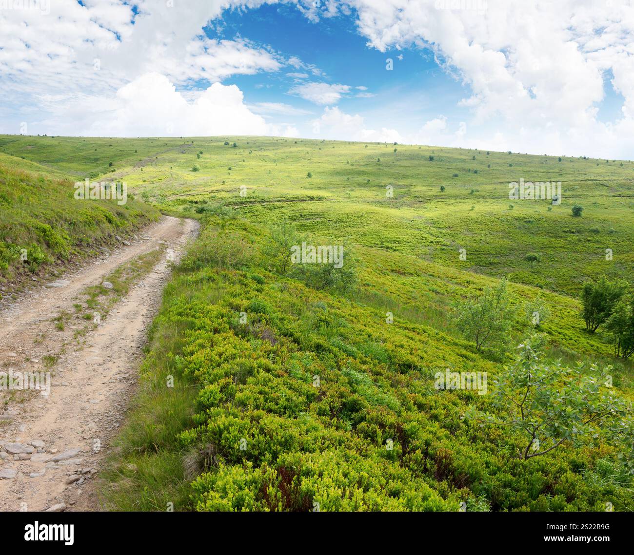 Country road spectacular clouds hi-res stock photography and images - Alamy