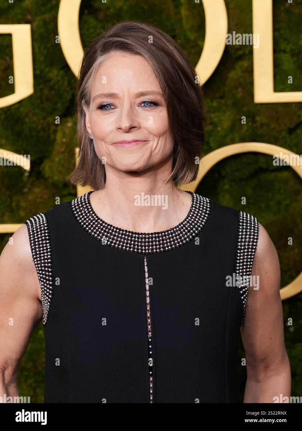 Los Angeles, USA. 05th Jan, 2025. Jodie Foster walking on the red ...